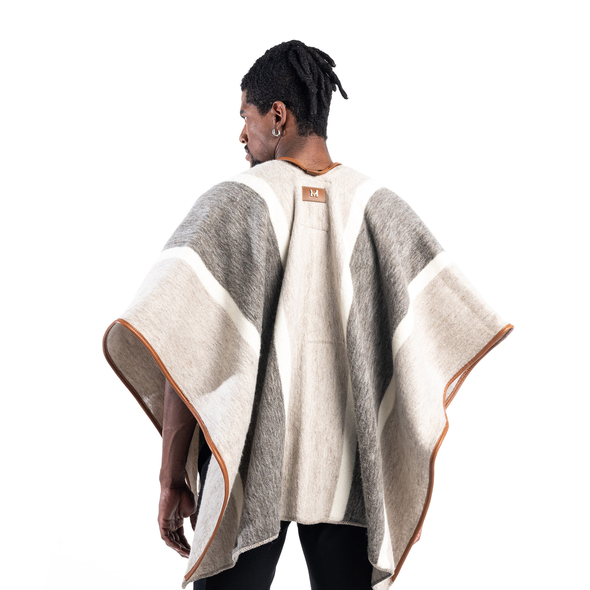 Ruana Boyacense Gris Nobsa - Mario Hernández